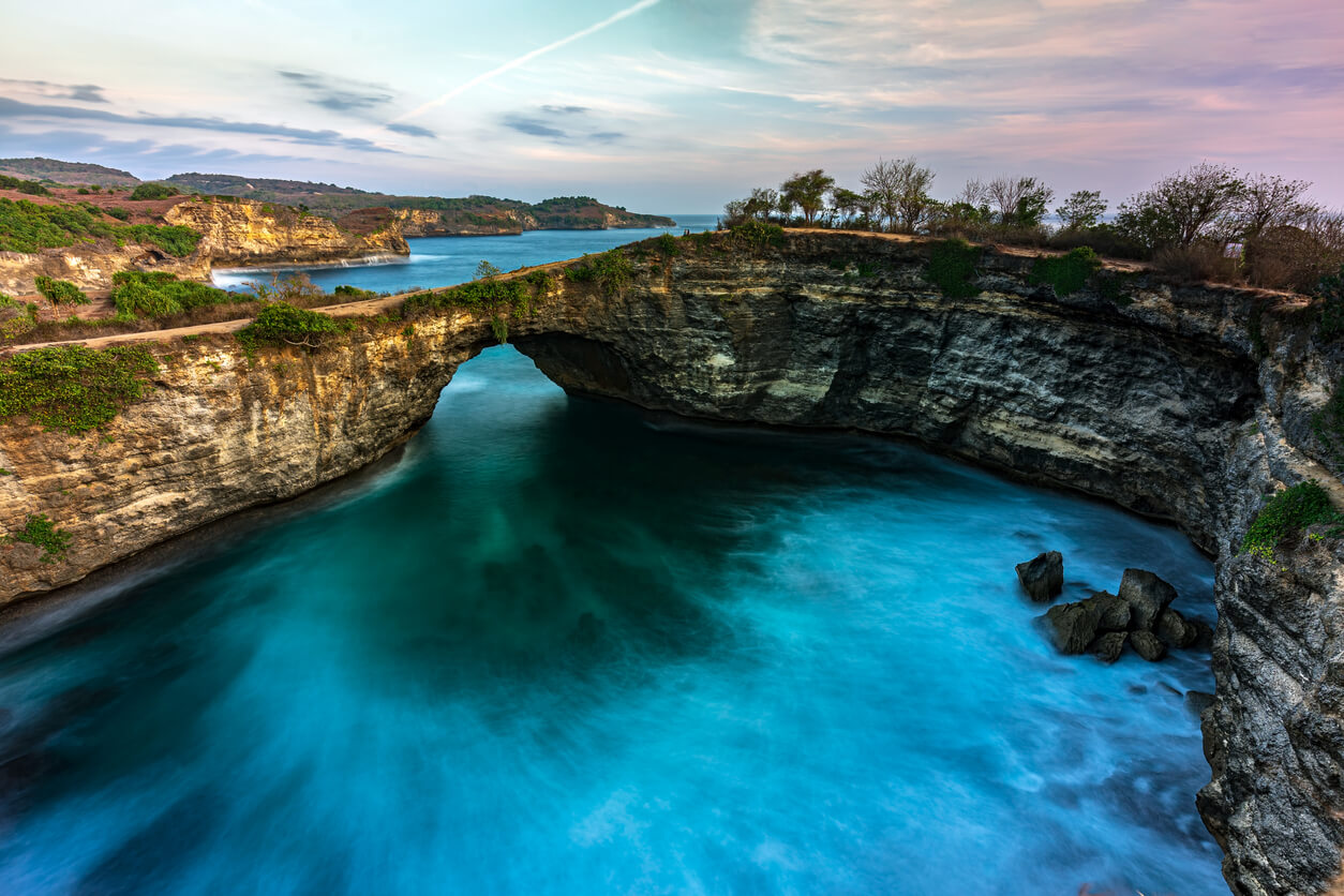 Broken Beach: el increíble túnel entre riscos que debes conocer - Mi Viaje